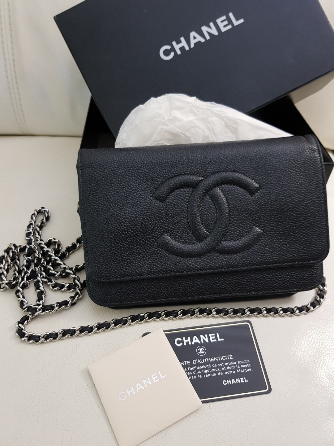 Chanel wallet on chain, Women's Fashion, Bags & Wallets, Purses ...