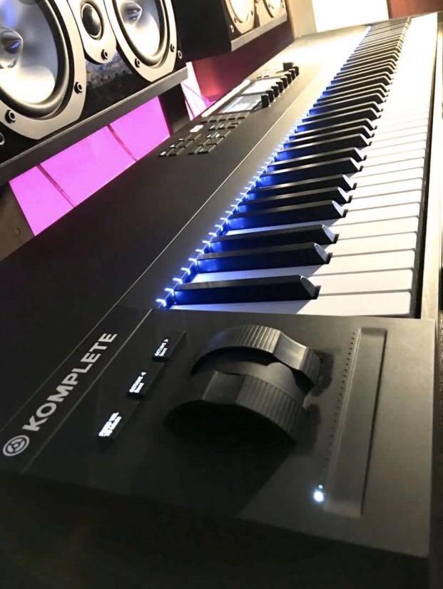 Komplete Kontrol S88 MK2 Native Instrument with Warranty, Hobbies ...