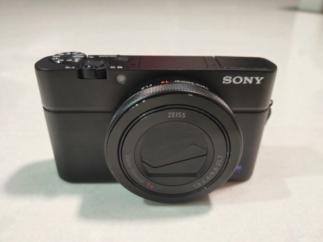 Sony RX100 IV, Photography, Cameras on Carousell