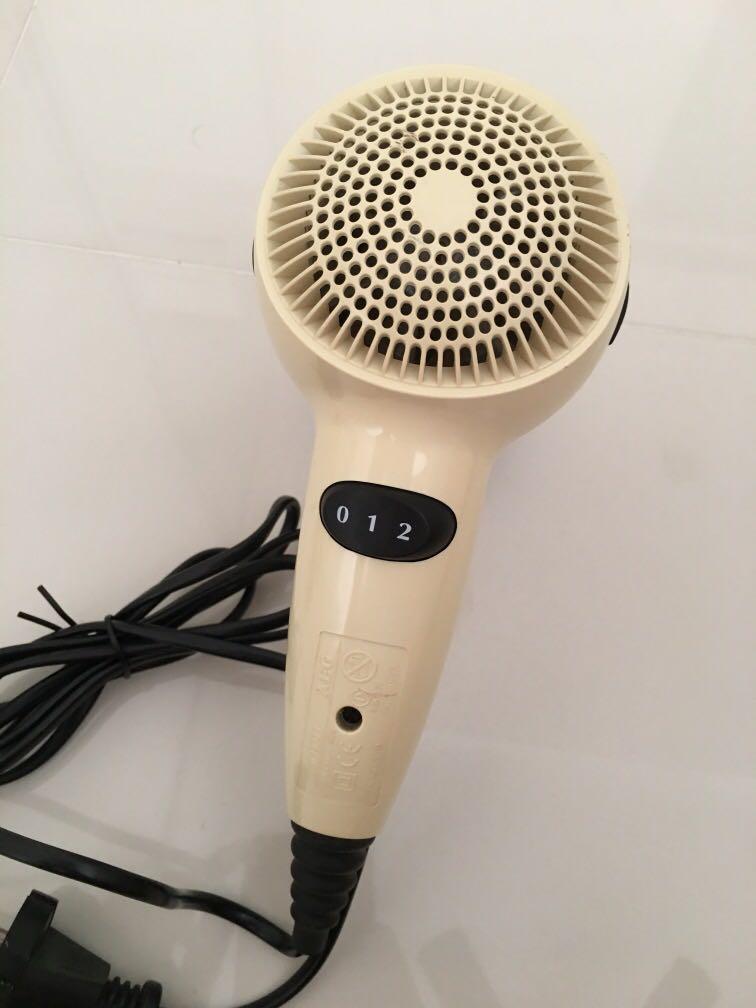AEG FOEN 1400 Pianissimo hair dryer, Beauty & Personal Care, Hair on ...
