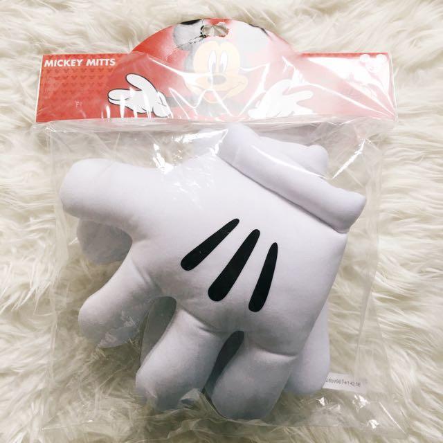 [NEW!] Mickey Mouse Mitts Disneyland Hong Kong, Hobbies & Toys, Toys ...