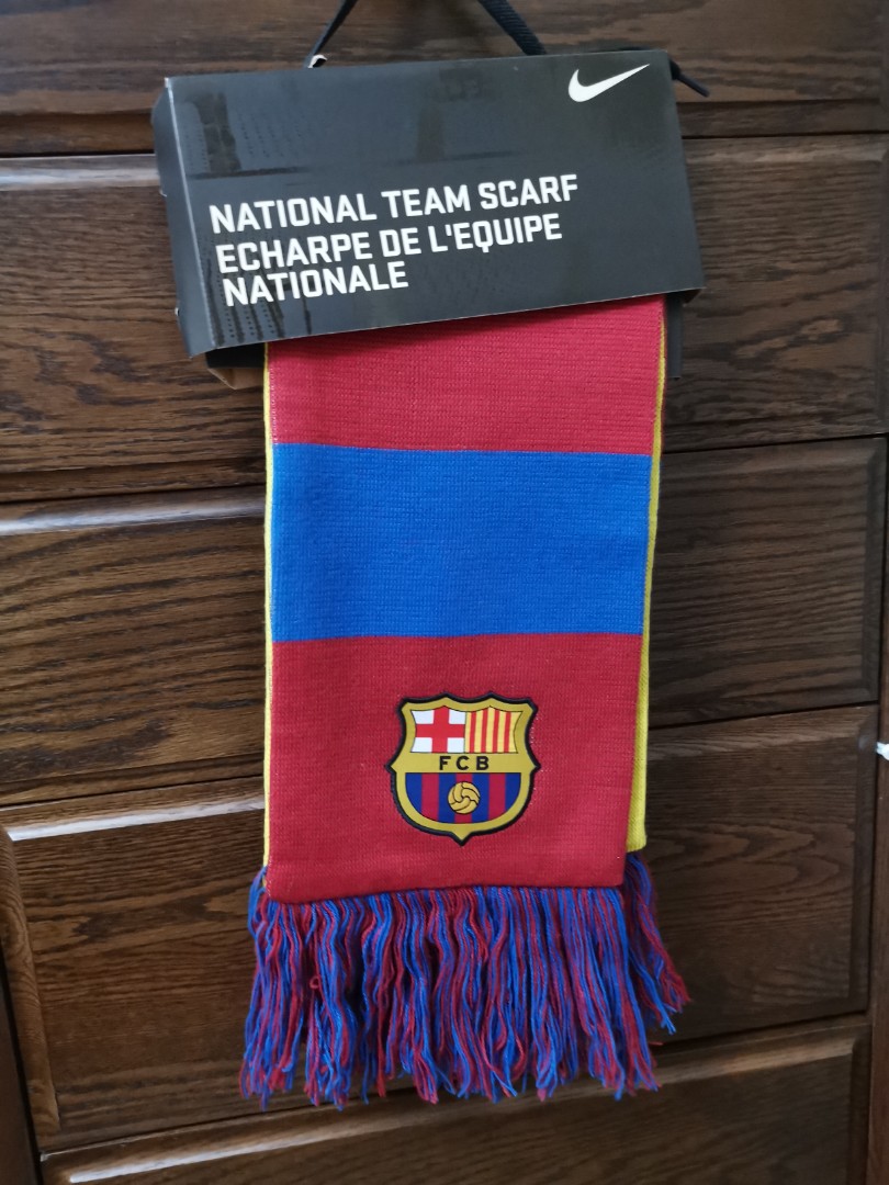 Nike National team scarf / FCB, Luxury, Apparel on Carousell