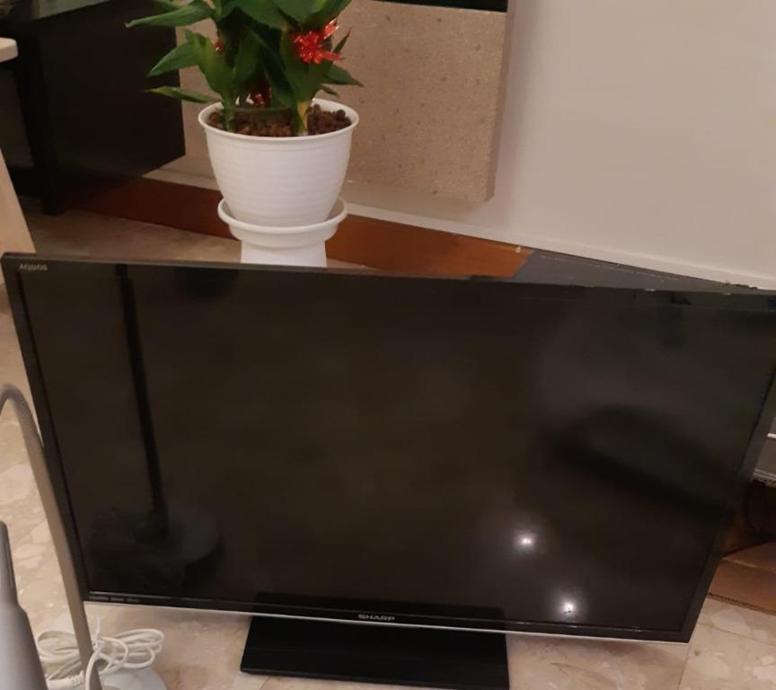 SHARP Aquos 29" TV Screen, TV & Home Appliances, TV & Entertainment, TV on Carousell