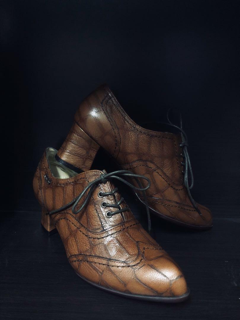 Snowfly London Oxford Boots, Women's Fashion, Footwear, Boots on Carousell