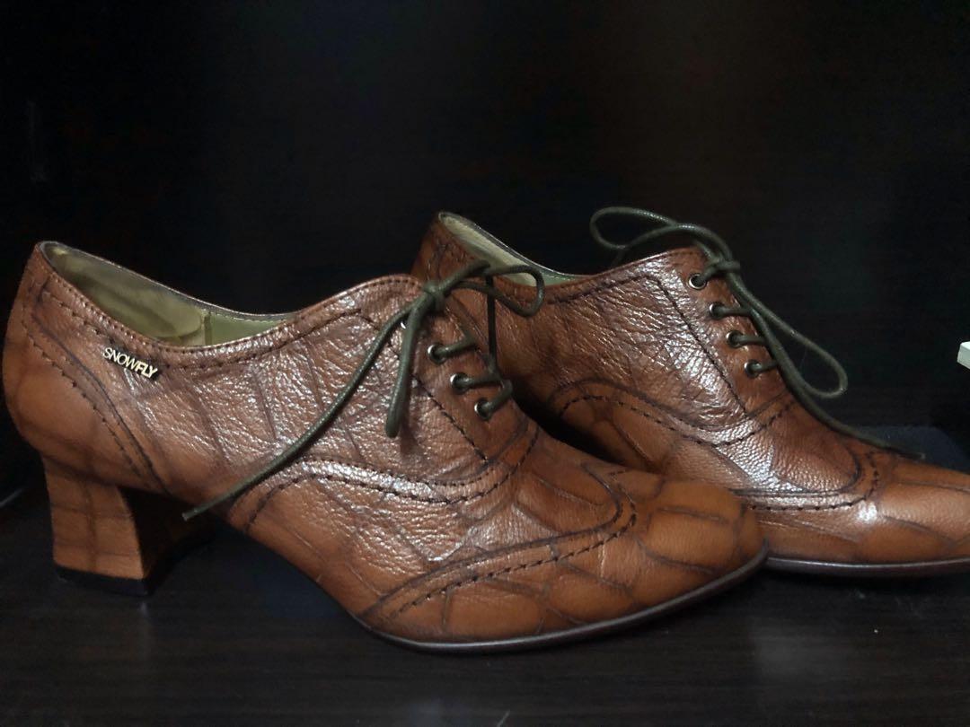 Snowfly London Oxford Boots, Women's Fashion, Footwear, Boots on Carousell