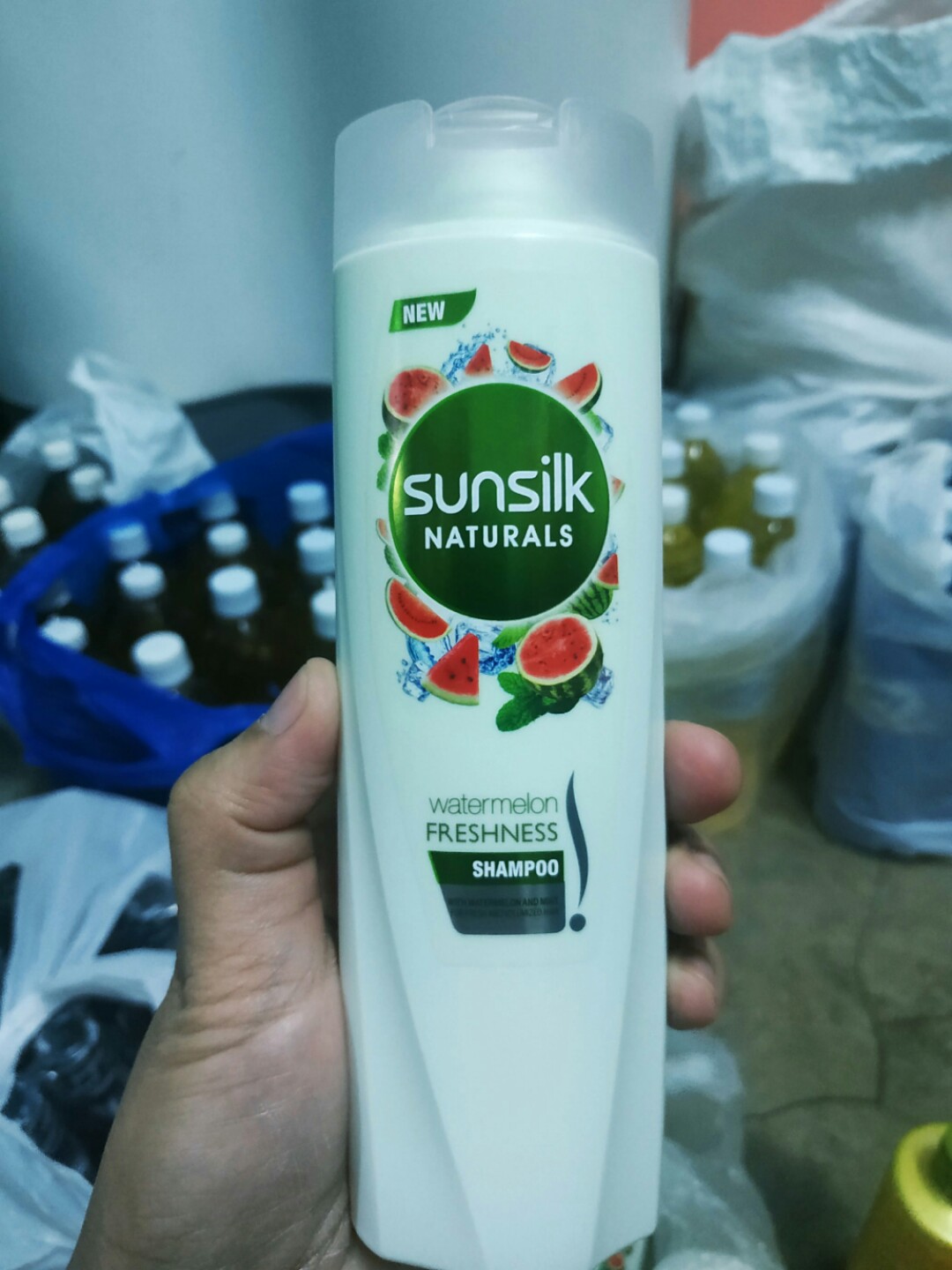 SunsiLk WatermeLon Shampoo 180ml, Beauty & Personal Care, Hair on Carousell