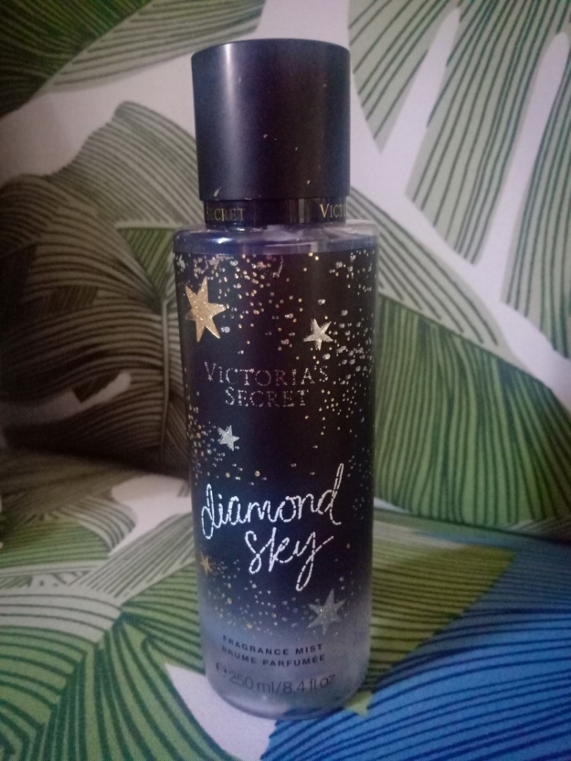 VS body mist, Beauty & Personal Care, Fragrance & Deodorants on Carousell