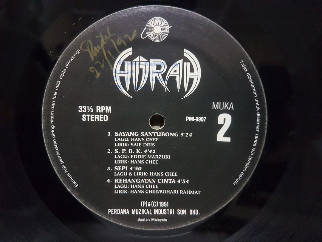 PIRING HITAM LP KUMPULAN HIJRAH, Hobbies & Toys, Music & Media, CDs ...