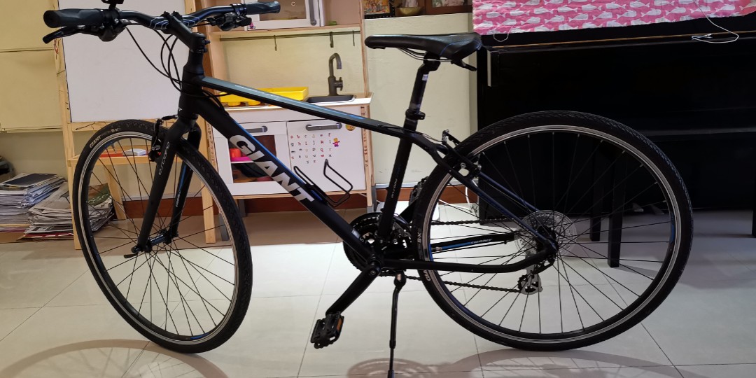 Giant Escape 2 hybrid city bike, Sports Equipment, Bicycles & Parts ...