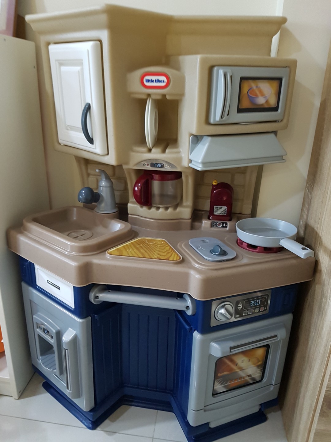 Little Tikes Kitchen set, Hobbies & Toys, Toys & Games on Carousell