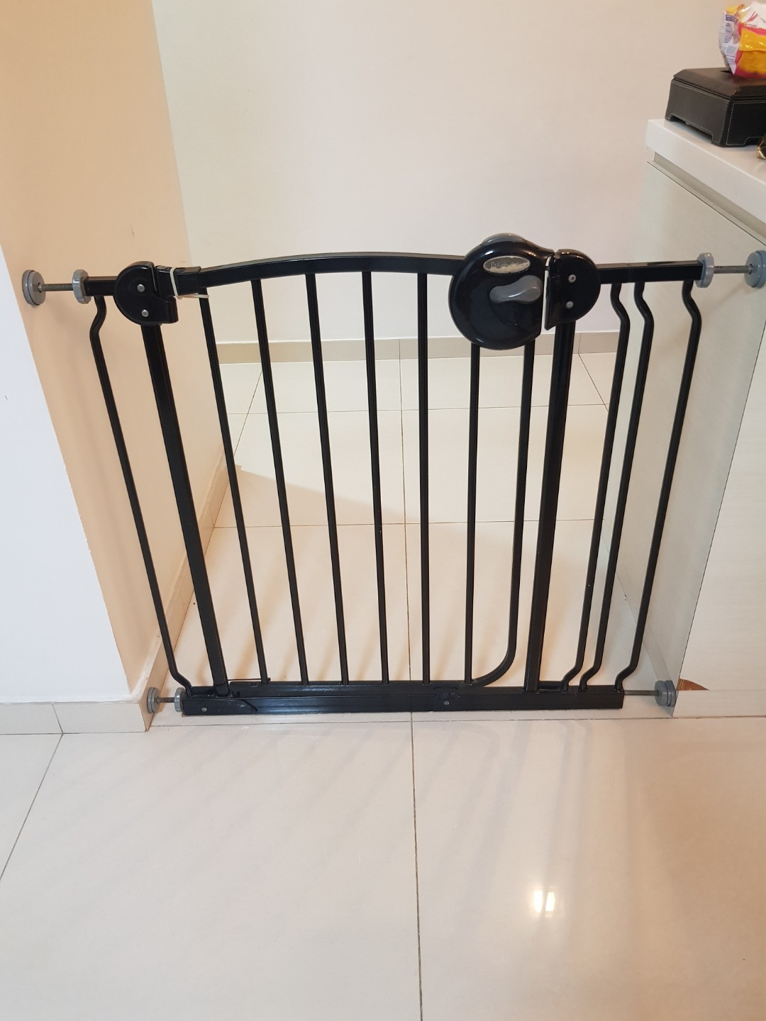 Lucky Baby No Grills Safety Gate, Babies & Kids, Baby Nursery & Kids ...