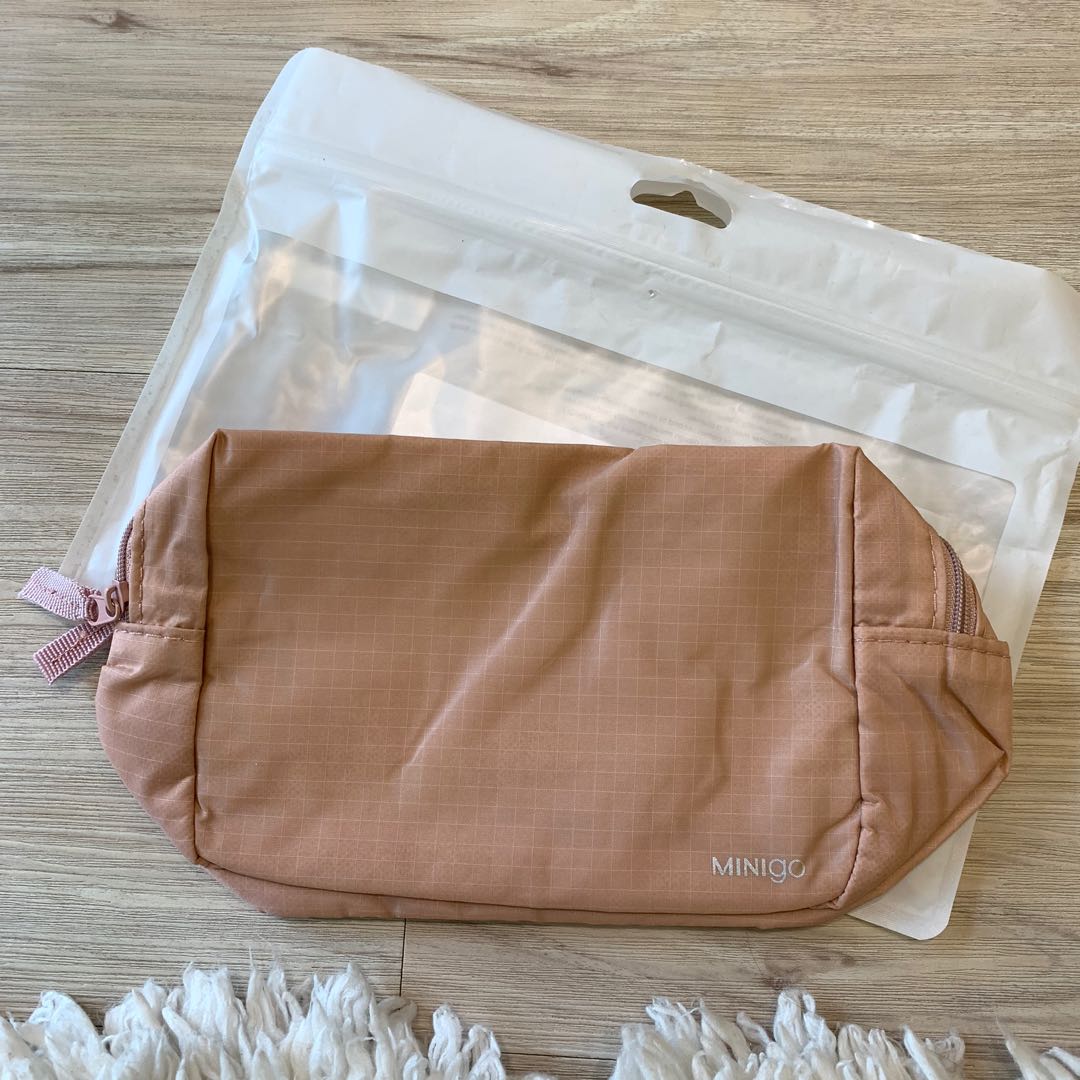 Miniso pouch makeup, Fesyen Wanita, Tas & Dompet di Carousell