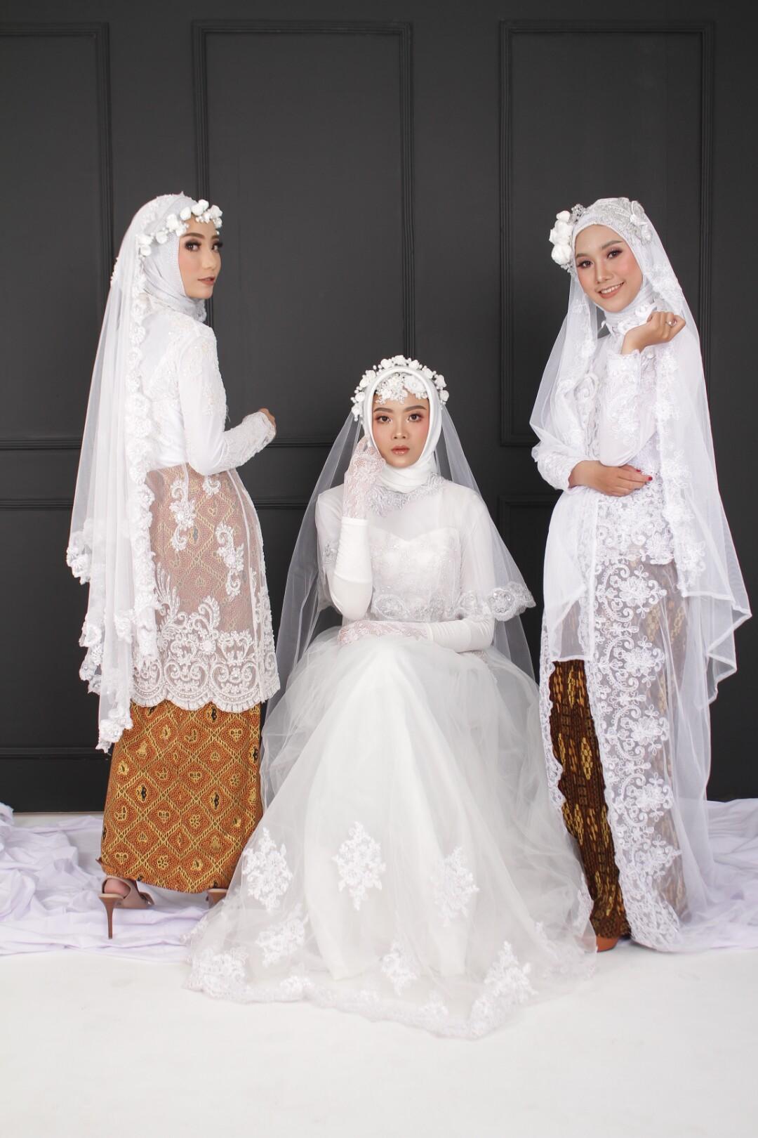 Sewa Kebaya & Gaun Pengantin, Fesyen Wanita, Pakaian Wanita, Gaun & Rok di Carousell