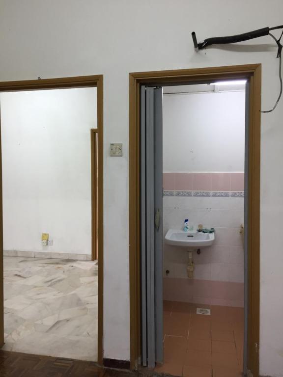 CORNER LOT Saga Ria Apartment, Taman Saga, Ampang BASIC UNIT VERY WINDY ...