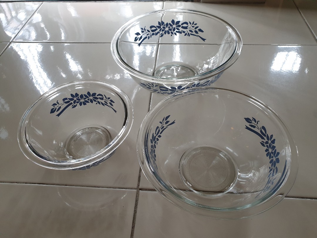 Pyrex Corning mixing/serving bowls, Furniture & Home Living ...