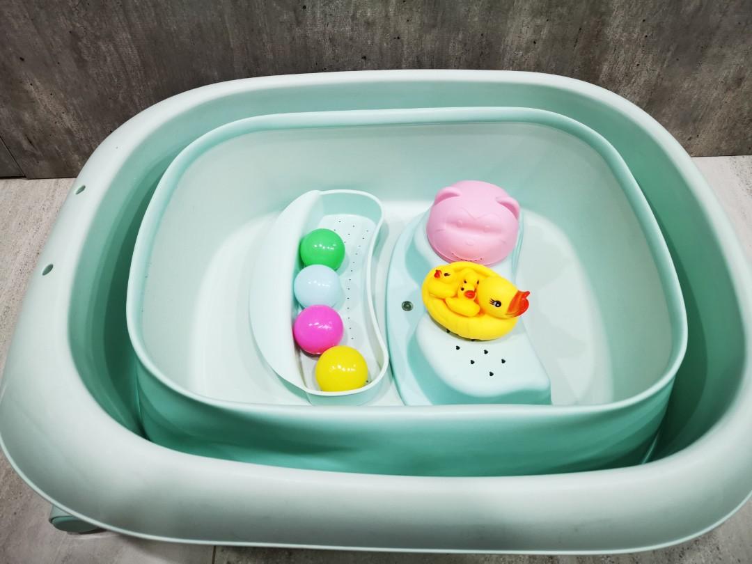 Baby swimming pool/bath tub, Babies & Kids, Infant Playtime on Carousell