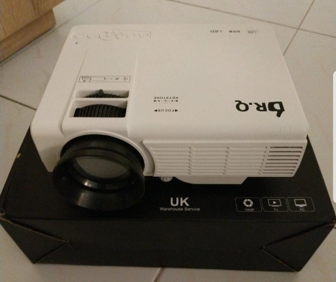 Dr. Q mini projector, TV & Home Appliances, TV & Entertainment, Projectors on Carousell