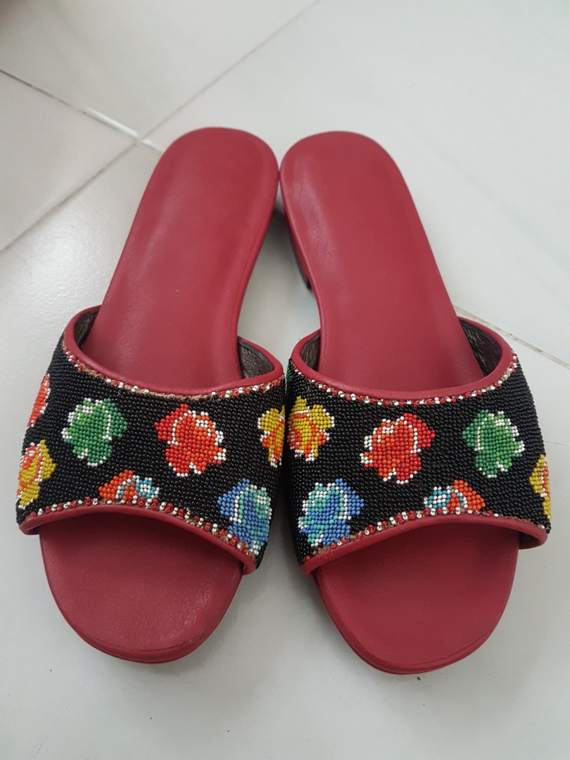Peranakan handmade beaded slippers, Women's Fashion, Footwear ...
