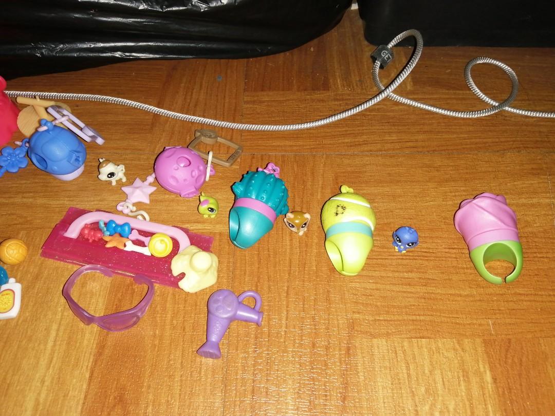 LPS ACCESORIES AND 2 LPS CAGE WITH KEY LPS INSIDE AND 3 LPS RING WITH ...