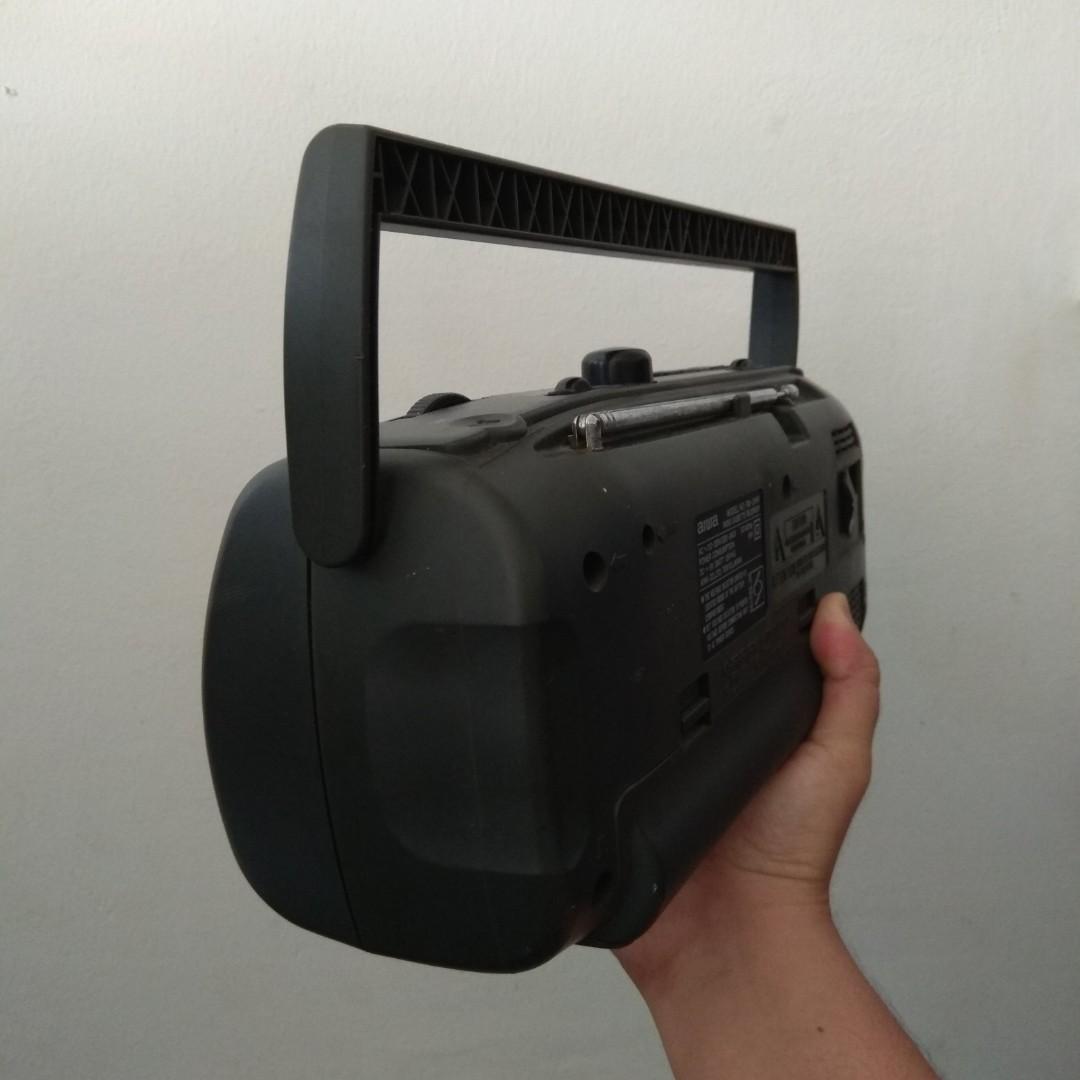 Radio kaset AIWA RM-31HR, Audio, Portable Music Players on Carousell
