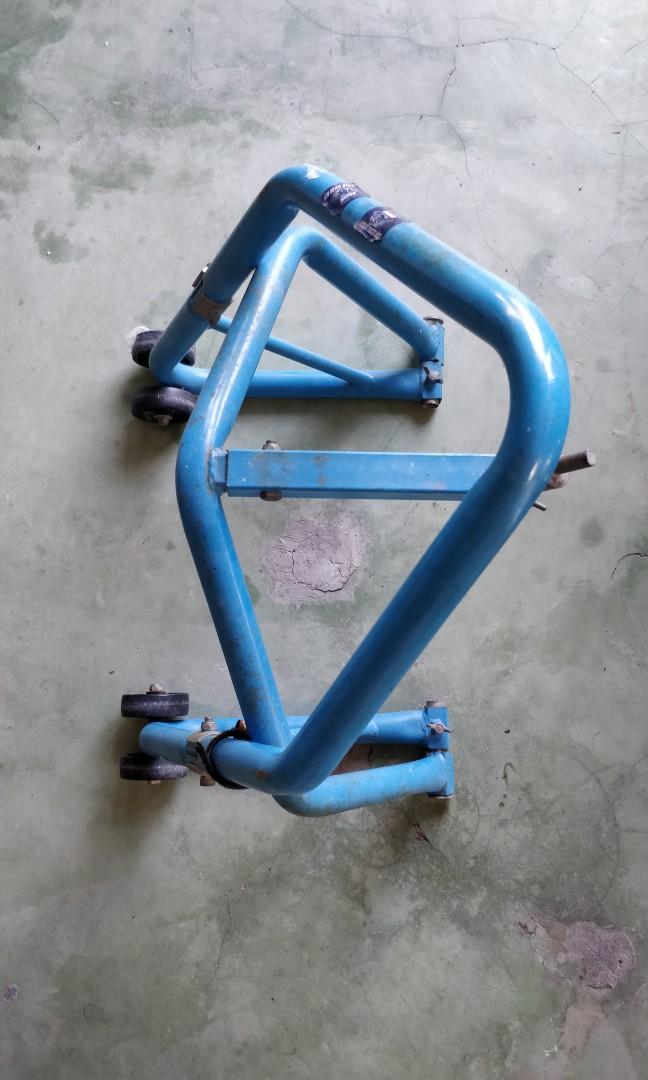 Front paddock stand, Auto Accessories on Carousell