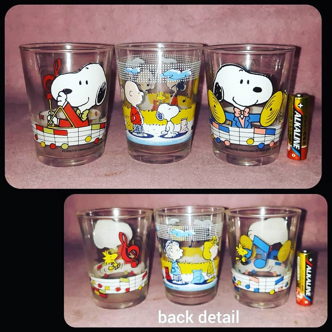 Peanuts/Snoopy glasses set, Hobbies & Toys, Toys & Games on Carousell