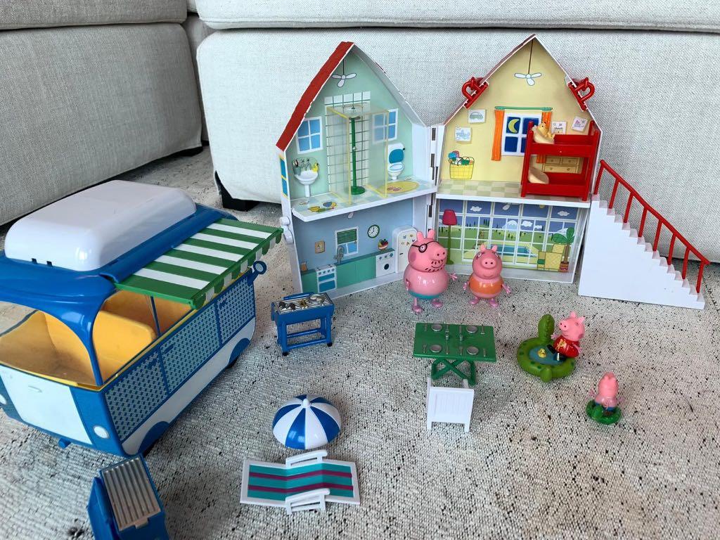 Peppa Pig Deluxe House Play Set Carry Case + Peppa Pig Playground Swing ...