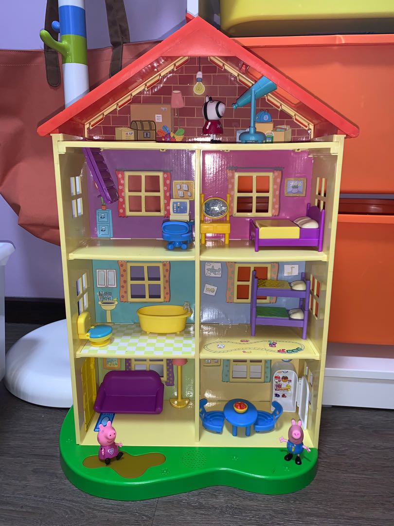 Peppa Pig house set, Babies & Kids, Babies & Kids Fashion on Carousell