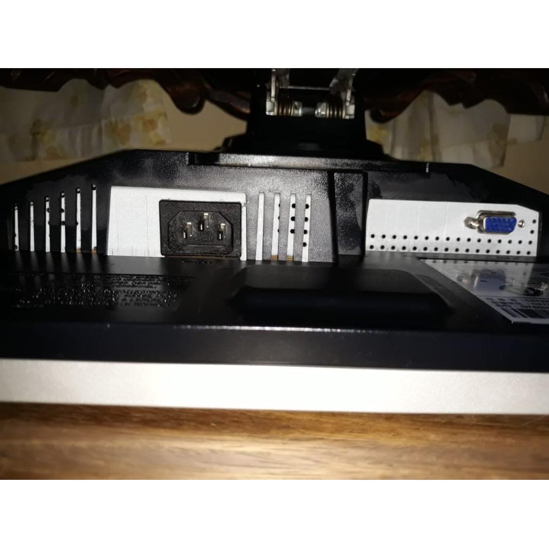 Samsung Syncmaster Magic CX722N- (Silver-Black) 17" LCD Monitor ...