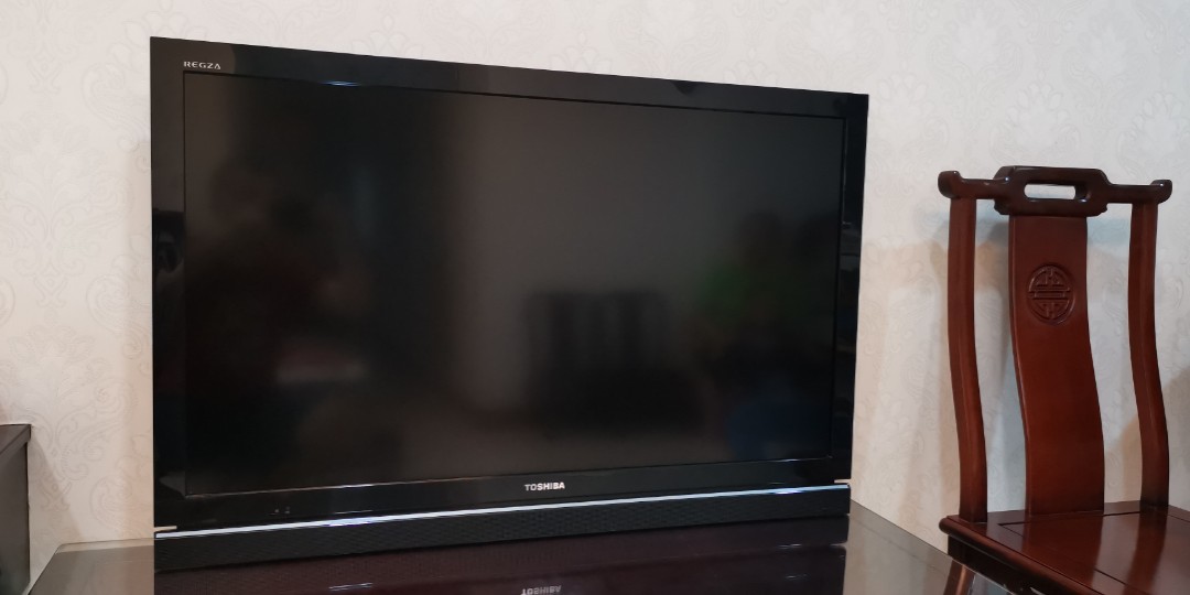 Toshiba 40' TV with wall mount bracket and new stand, TV & Home ...