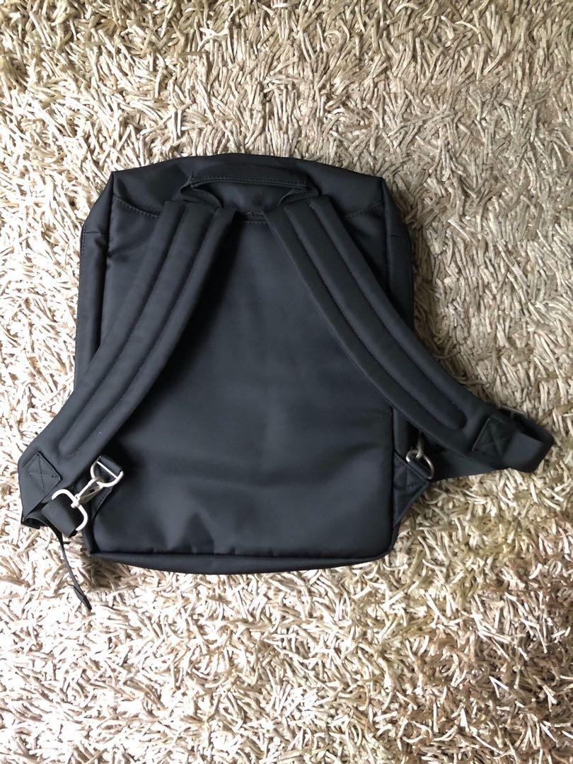 Van Garie Backpack, Men's Fashion, Bags, Backpacks on Carousell