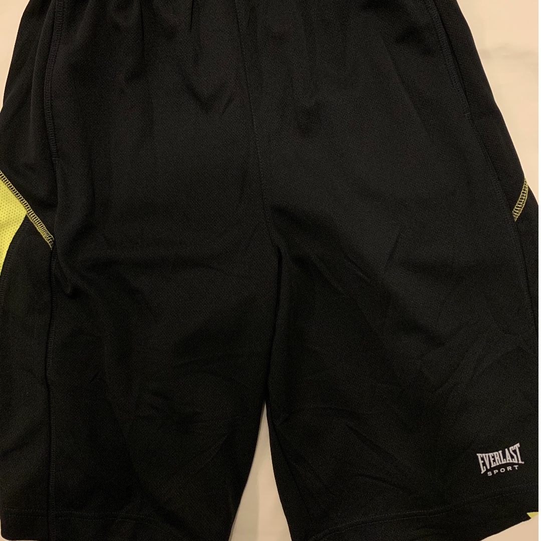 EVERLAST gym shorts, Men's Fashion, Activewear on Carousell