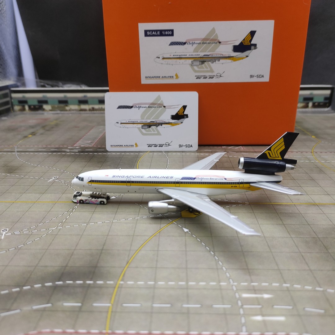 *RARE* 1:400 DC 10 Singapore Airline( California Here We Come Livery), Hobbies & Toys, Toys ...