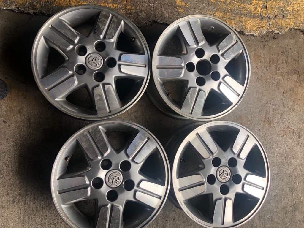 4pcs 15" Innova 1st gen stock mags used, Car Parts & Accessories, Mags ...