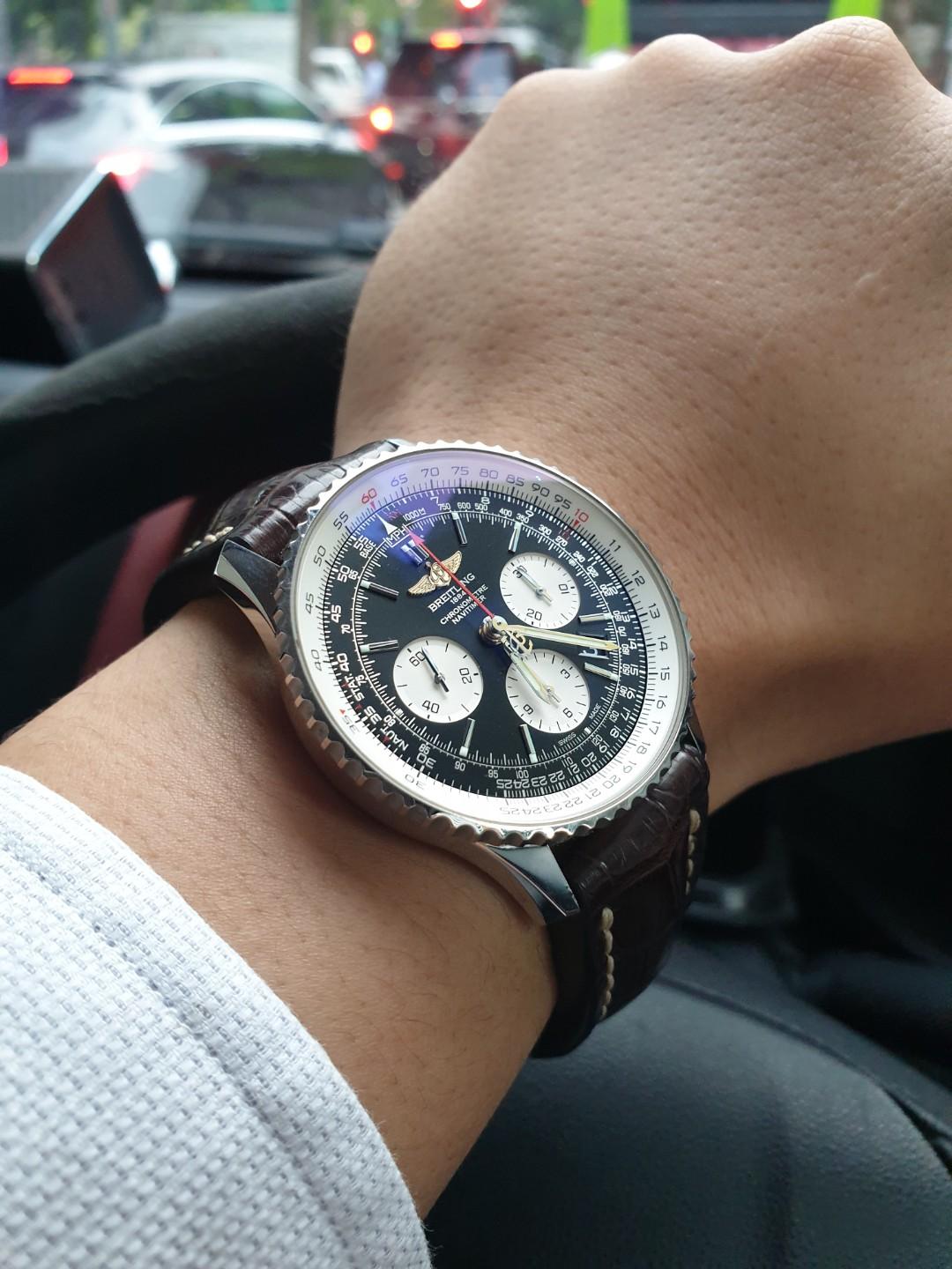 Navitimer b01 gold wing logo, Mobile Phones & Gadgets, Wearables ...