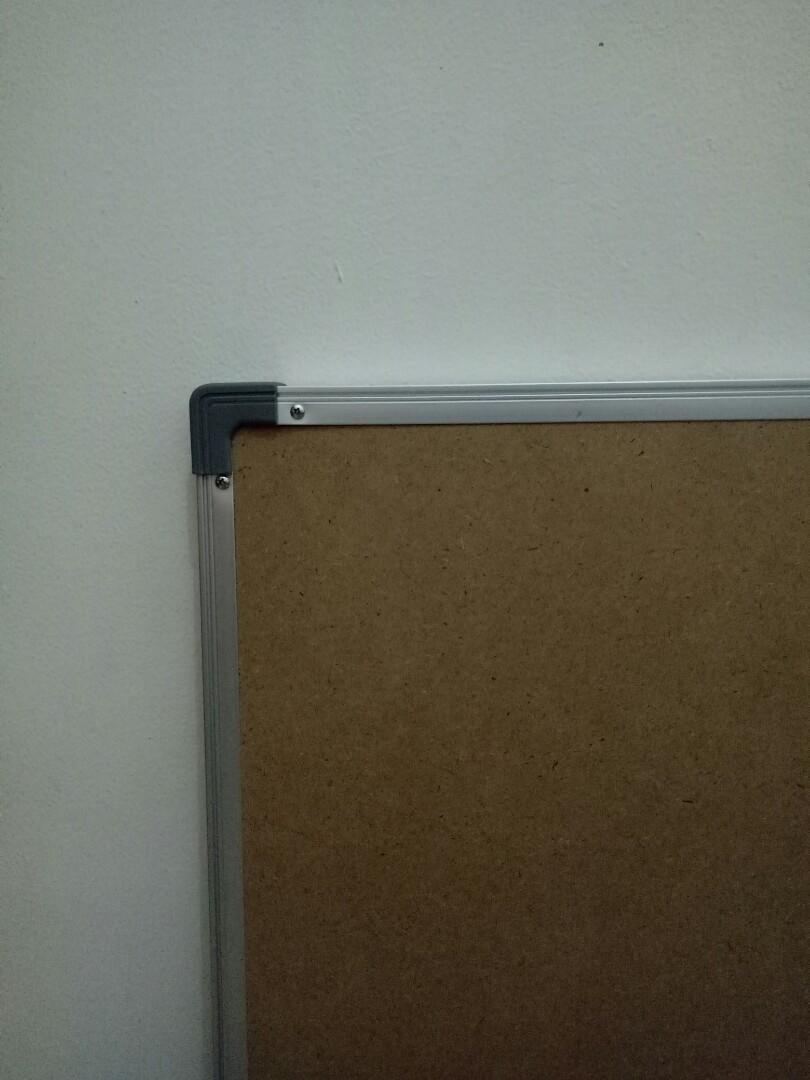 Papan Softboard Kayu/Bludru, Buku & Alat Tulis, Alat Tulis di Carousell