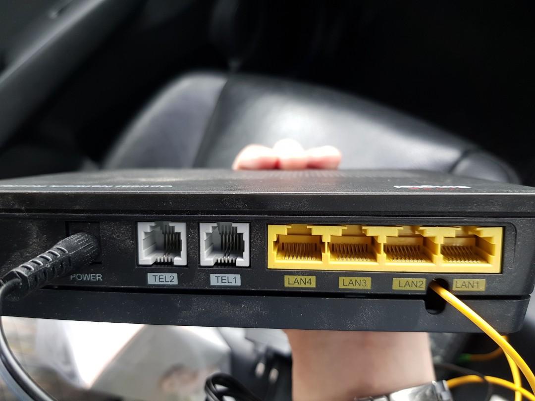 Singtel Optical Network Router ONT box Huawei Echolife HG8244H ...