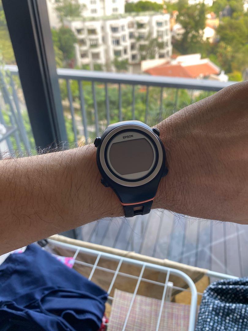 EPSON Wristable GPS SF510, Mobile Phones & Gadgets, Wearables & Smart Watches on Carousell