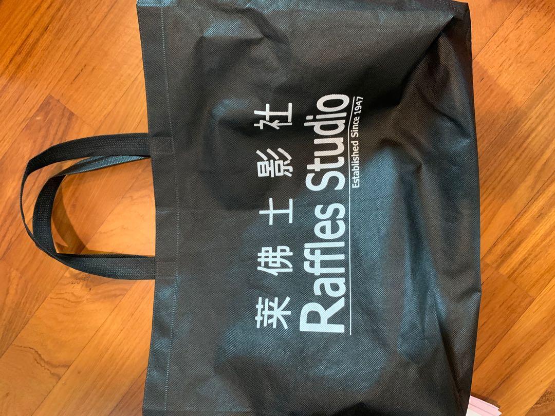 NIE PGDE graduation gown, Women's Fashion, New Undergarments ...