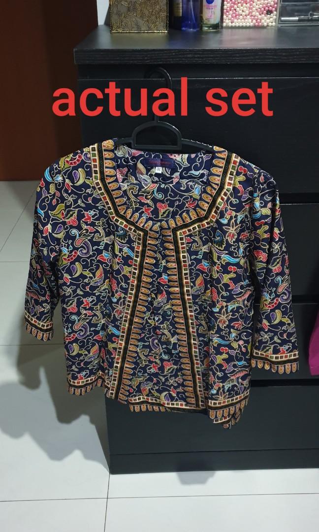 Batik Blouse SIA uniform, Women's Fashion, Muslimah Fashion, Dresses on ...
