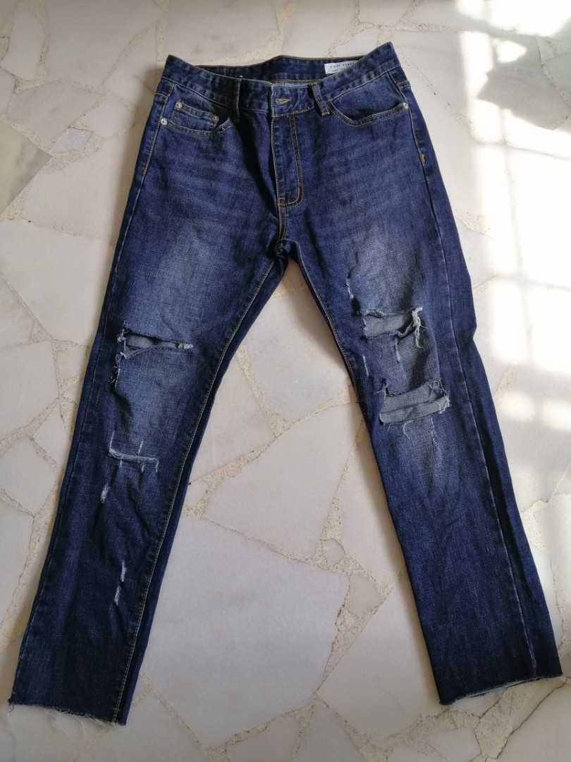 NEW Ripped Jeans, Men's Fashion, Bottoms, Jeans on Carousell