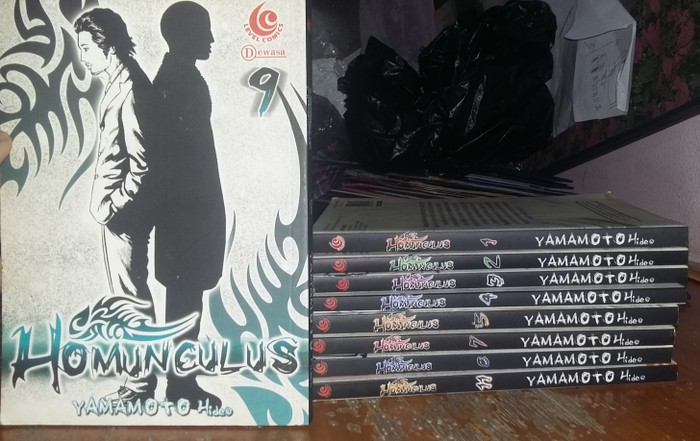 komik Homunculus - cabutan, Buku & Alat Tulis, Komik dan Manga di Carousell