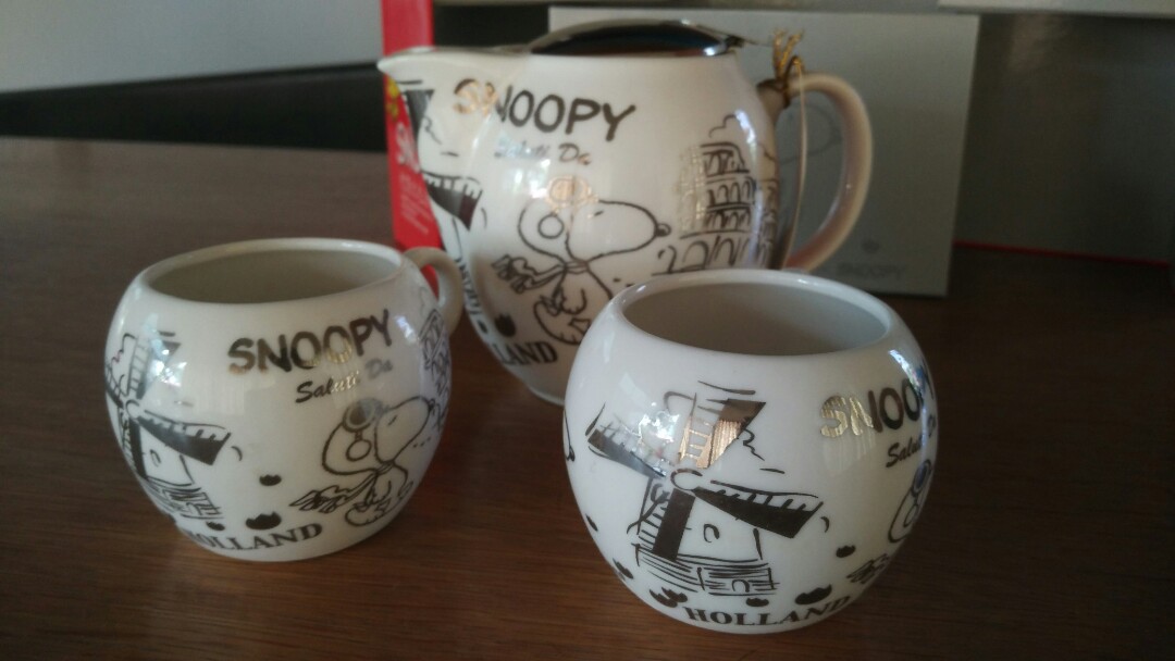Snoopy Porcelain Tea Set, Furniture & Home Living, Kitchenware ...