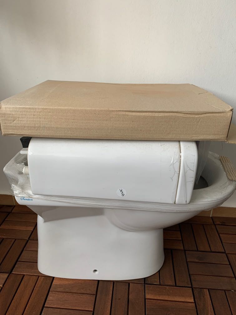 Toilet bowl, Furniture & Home Living, Bathroom & Kitchen Fixtures on ...