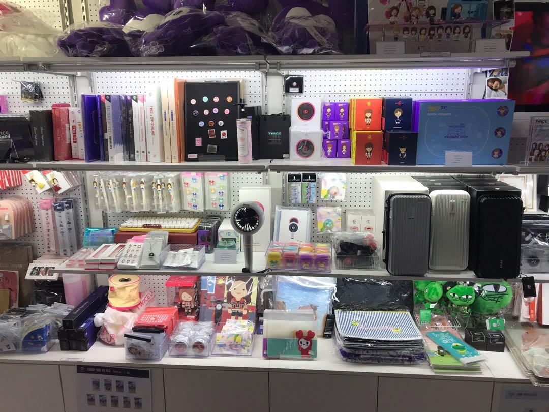 Twice merchandise @ Palette Myeongdong, Hobbies & Toys, Memorabilia ...