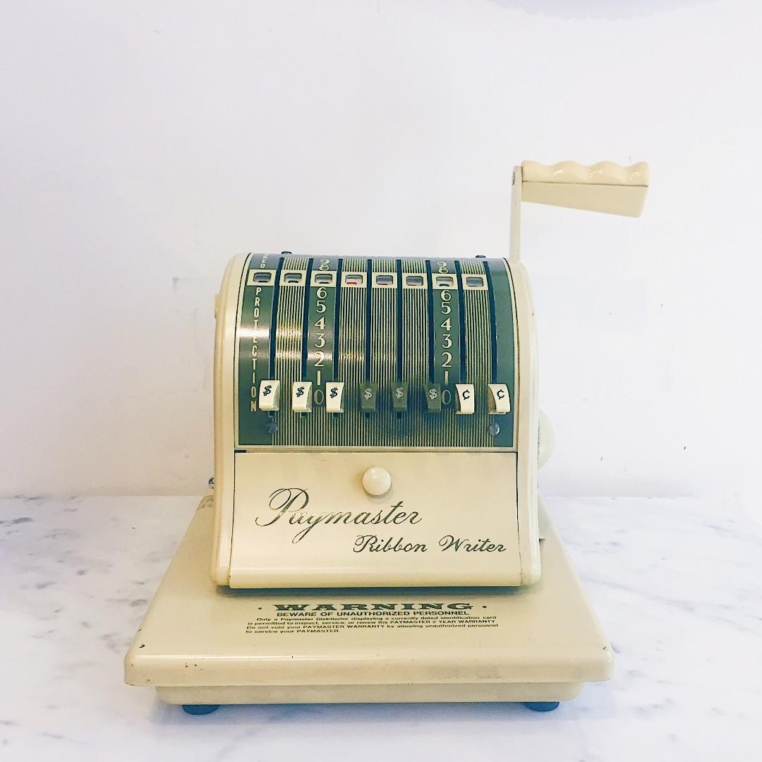 Vintage Butter Yellow Cheque Writer, 興趣及遊戲, 收藏品及紀念品, 古董收藏 - Carousell