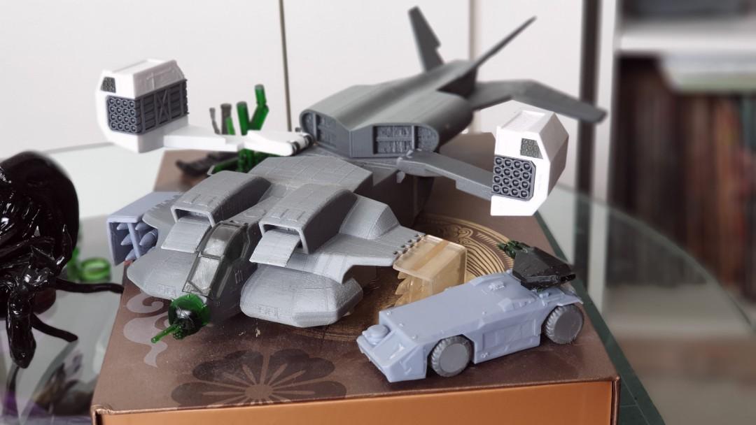 ASSEMBLED Alien Dropship UD-4 Cheyenne with APC, Hobbies & Toys, Toys ...