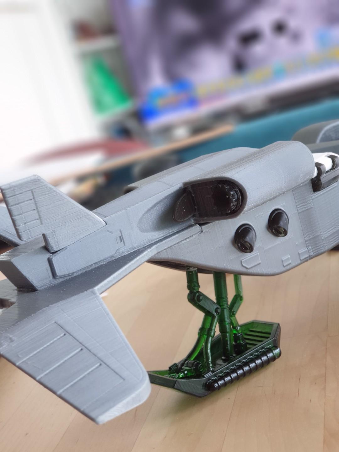 ASSEMBLED Alien Dropship UD-4 Cheyenne with APC, Hobbies & Toys, Toys ...