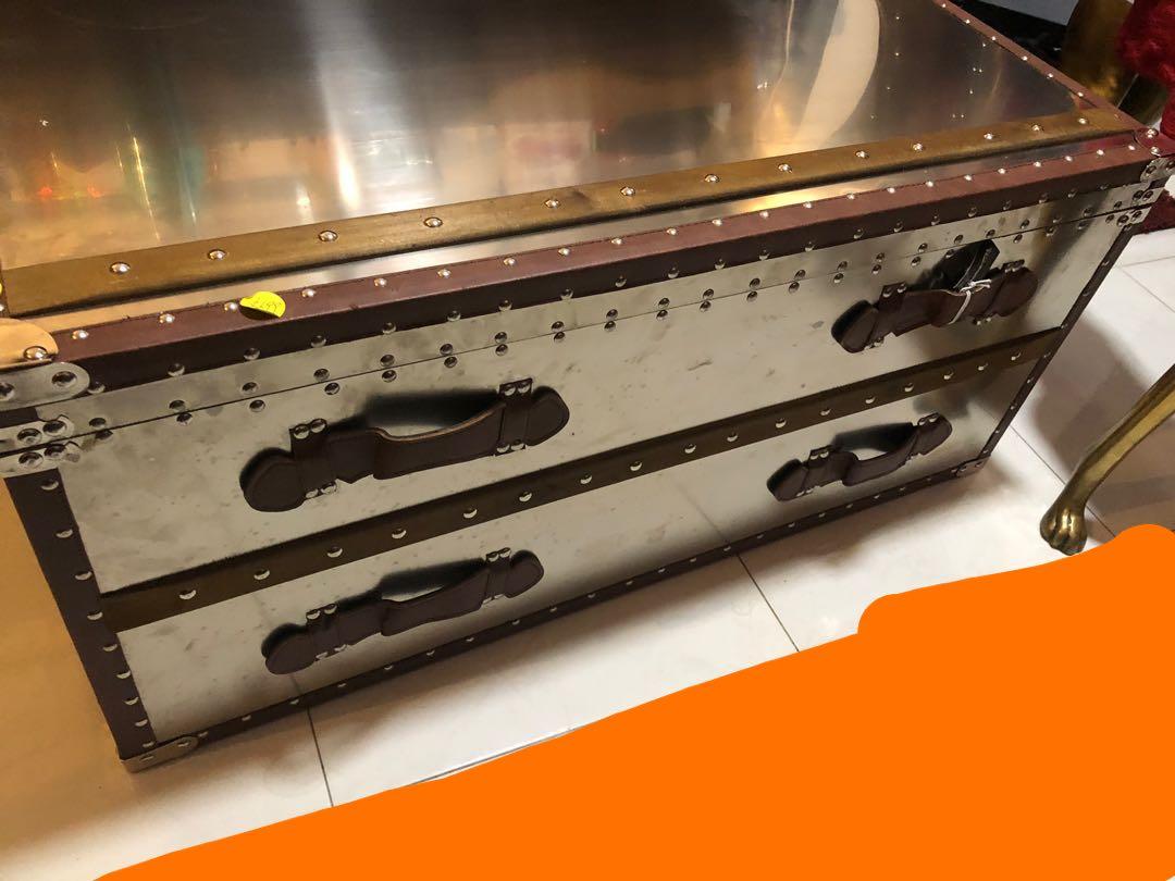 Steel wrap chest box (measurements 95/60/h43cm)Final reduction ...