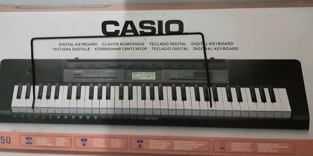 61-key Casio digital keyboard, Hobbies & Toys, Music & Media, Musical ...